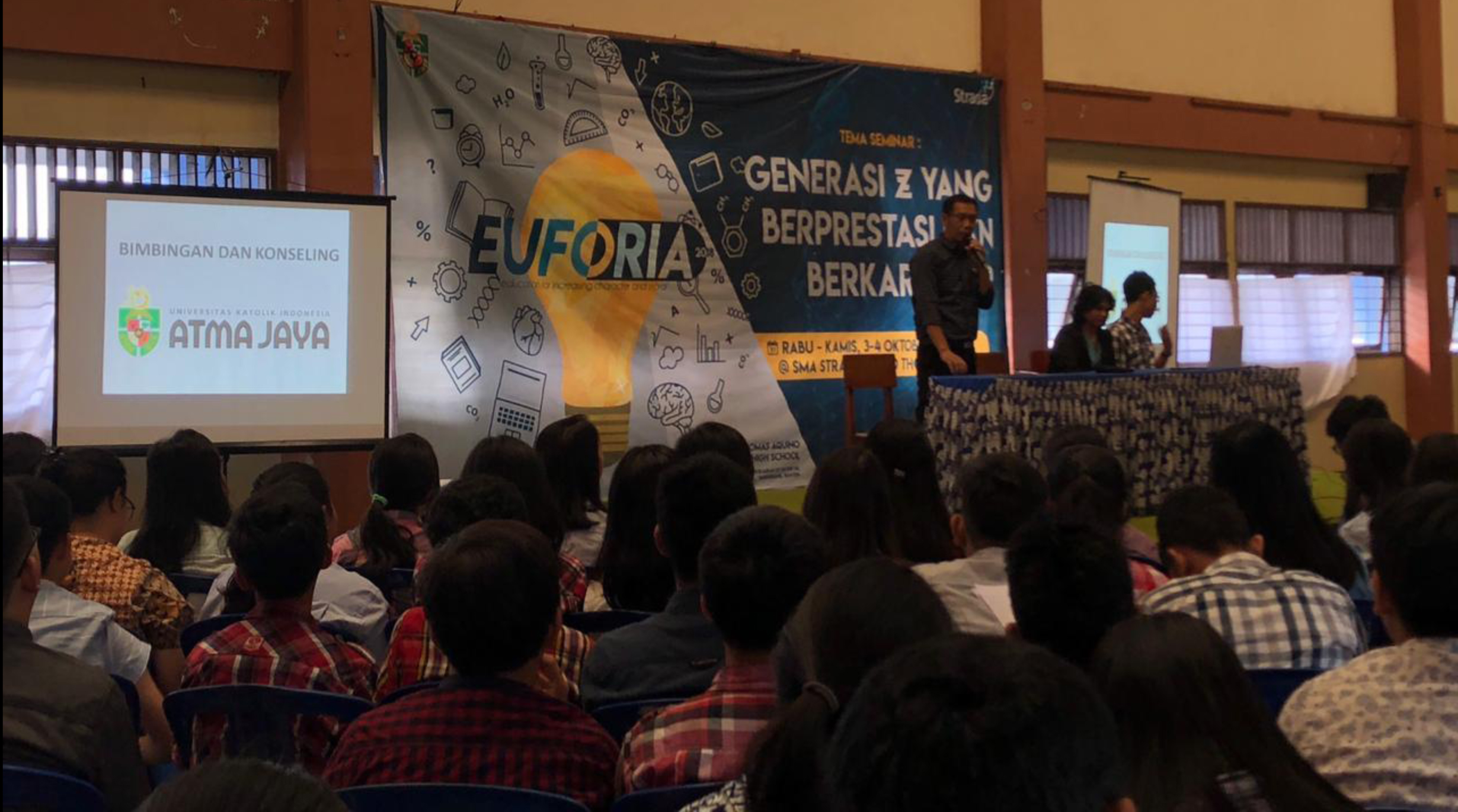 Seminar: Generasi Z yang Berprestasi dan Berkarakter, SMA Strada St ...
